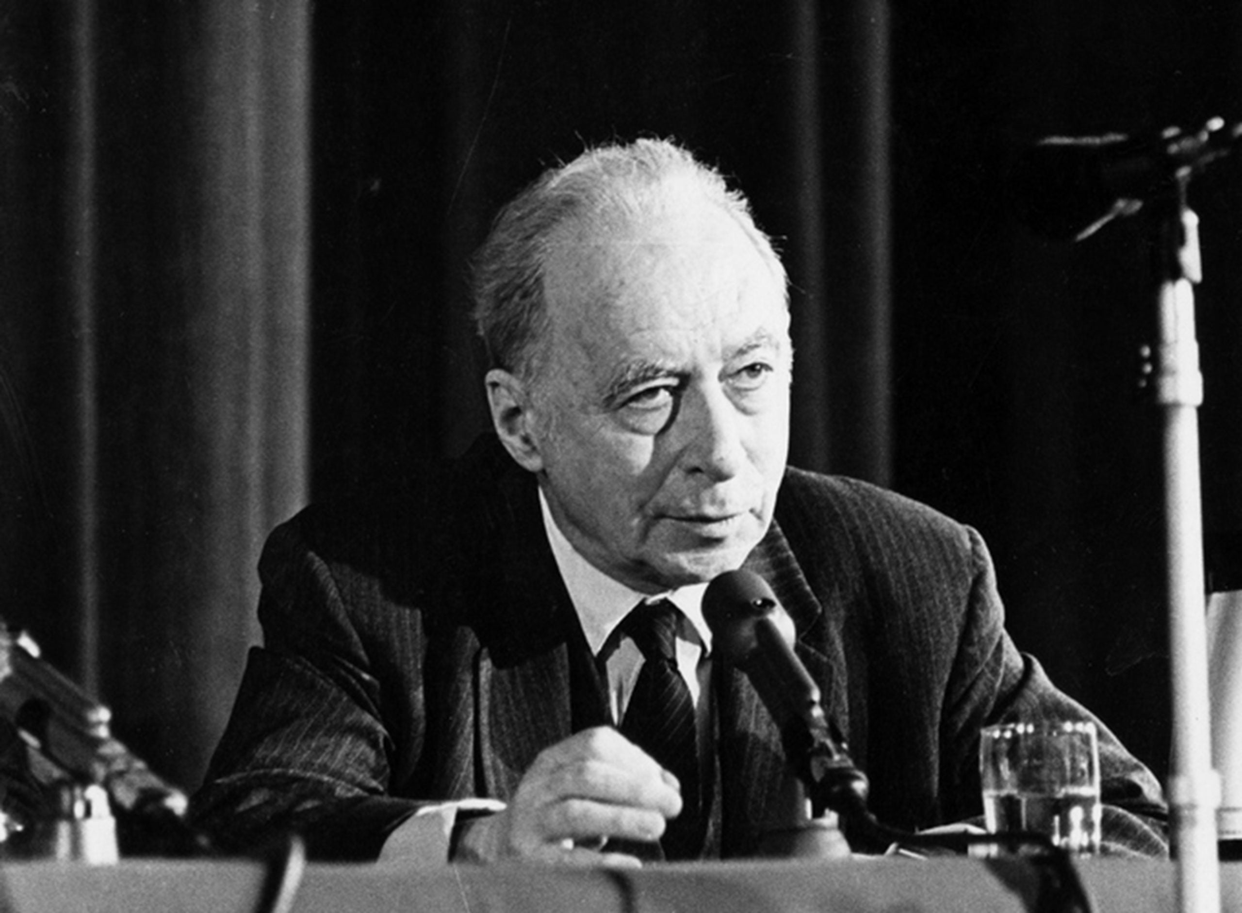 Verdades perenes, mitologias e legitimação: uma abordagem a Hans ...